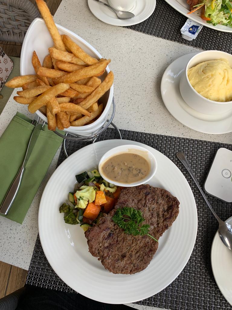 Lunch at Four Points By Sheraton- Hurlingham - kemzykemzy